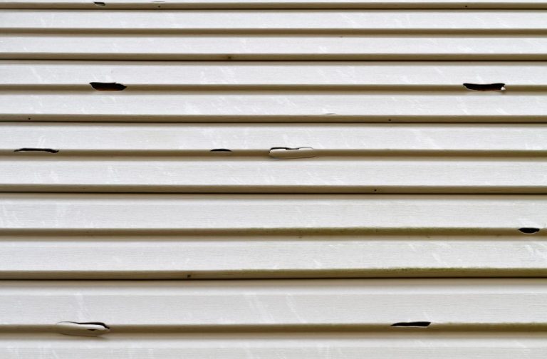 Signs That Your Siding Has Been Damaged After a Storm | Davidoff Roofing